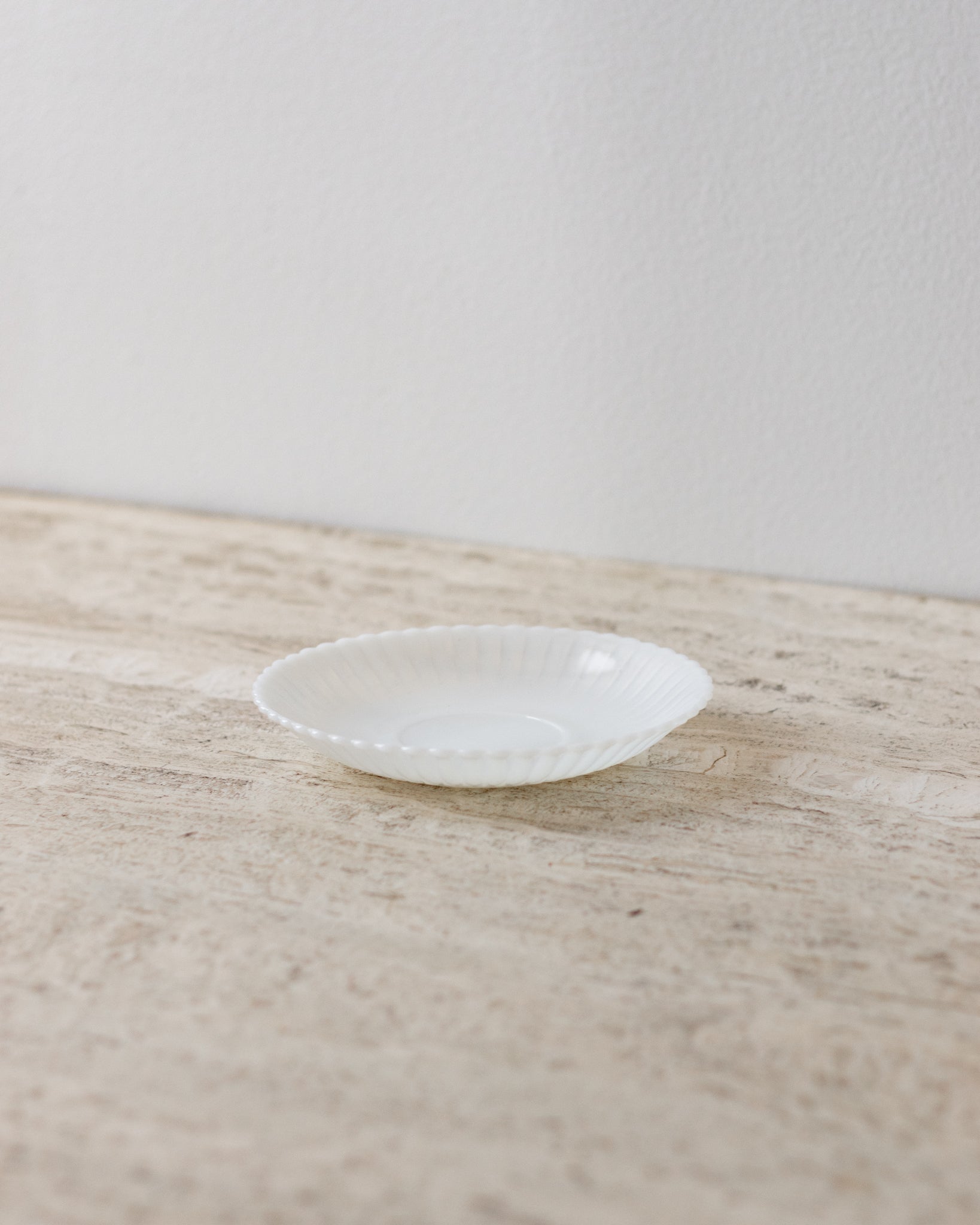Small White Plate – Pittouri
